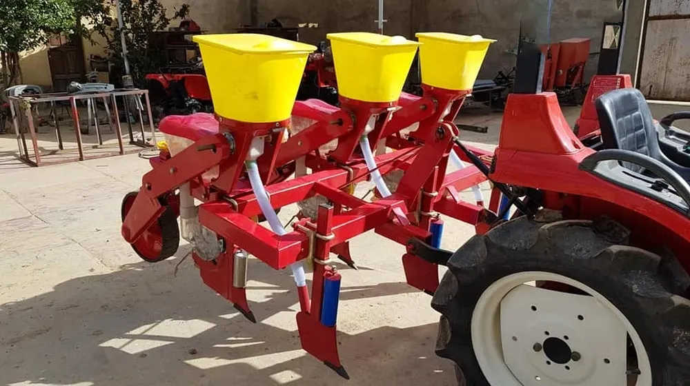 Seed Spacing by Tractor Mounted 4 Row Corn Seeder - Blog of EVER-POWER