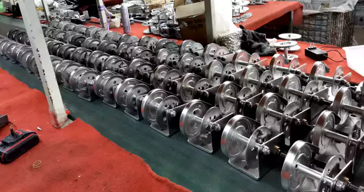 China 1BJY-HW-10S 3000lbs Hand Crank Winch with Hook and 10m 32ft Steel ...